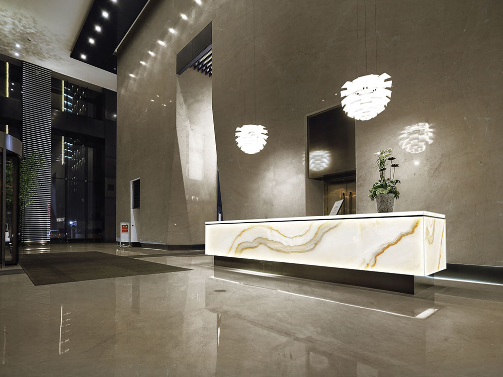 An Ultimate Comparison Between Natural & Man-Made Stone